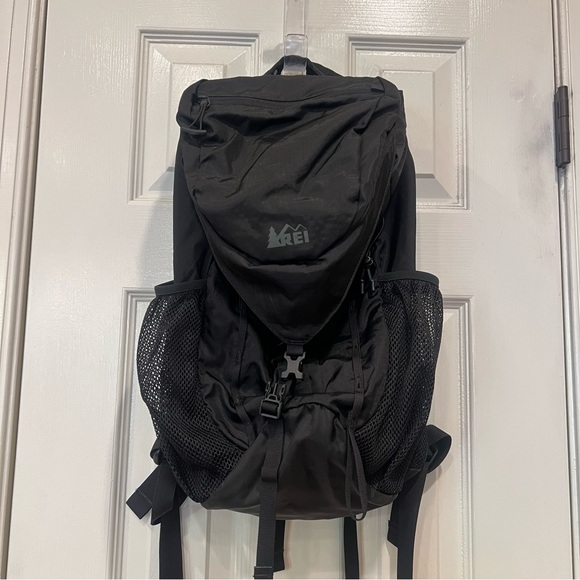 REI | Bags | Rei Flash 22 Pack Hiking Backpack Black 22 Liter | Poshmark